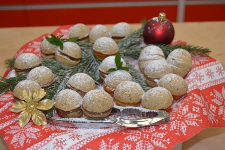 Silikonová pečicí forma na ořechy :: Cukrářské potřeby Beruška